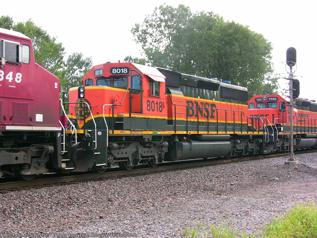 BNSF 8018